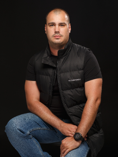 На фото Константин Мельников На фото Константин Мельников